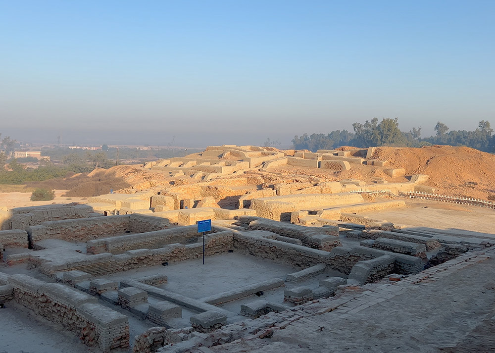 Present Day Indus Valley Mohenjo Daro How And Why Did The Mohenjo Daro